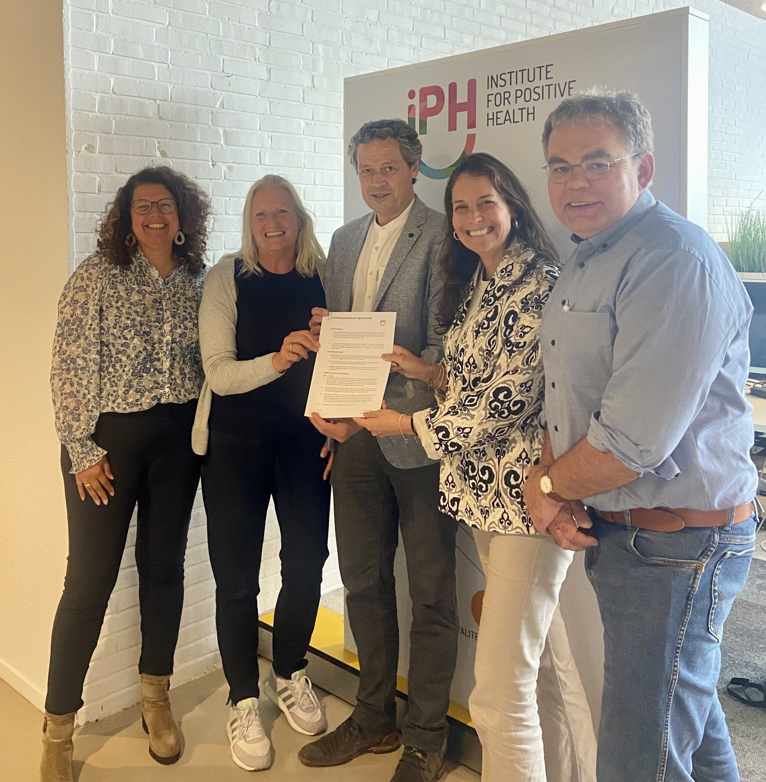 On(t)roerend Goed vignethouder van iPH om wijken weer in hun kracht te ...